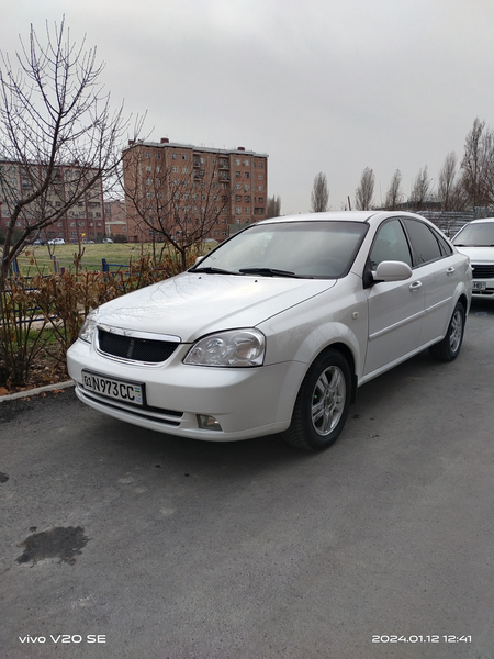Lasetti 1.8 2010