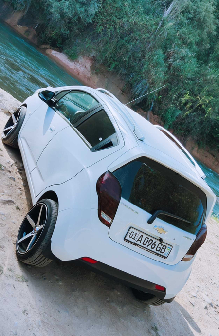 Spark 3 Lt 2015 yil Arenda vikup oq rang