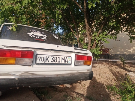 Vaz 2107 sotiladi