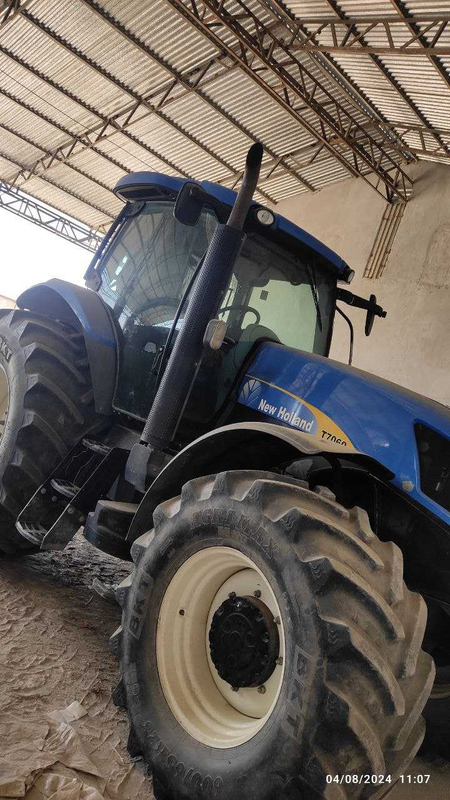 Трактор NEW HOLLAND 7060