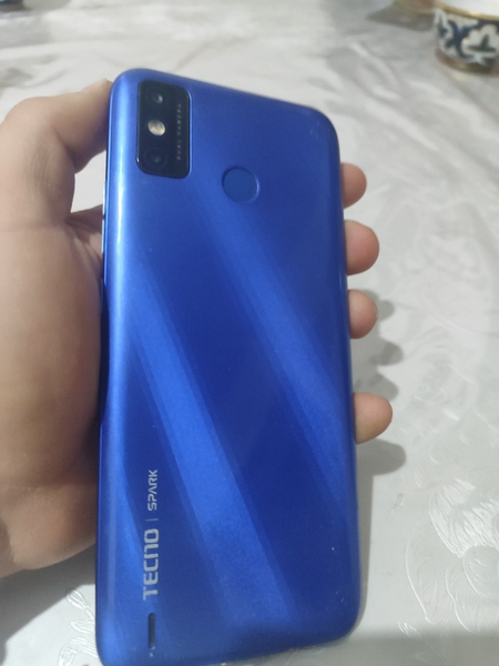 Tecno spark telfoni sotiladi