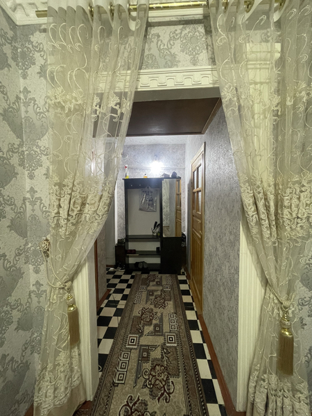 Кв сотилади васход бозори ёнида