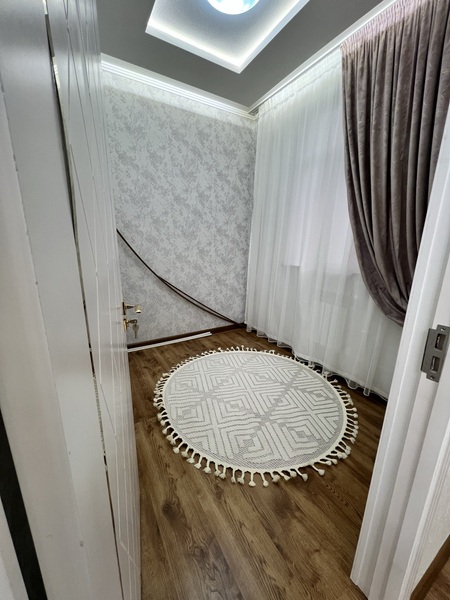 Чиланзар-Ц метро М. Улугбек 2в3 /1/4 бал. 1.5*3
