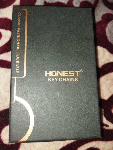 Продается чехол Honest!