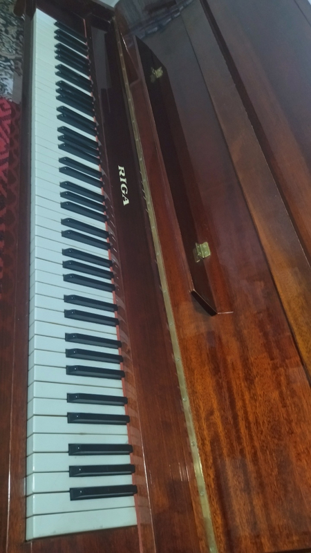 Riga Pianino Sotiladi Продаётся пианино