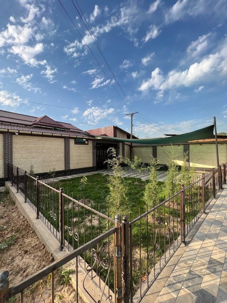 Срочно продается дом 2.4 сотки в Сангороде.