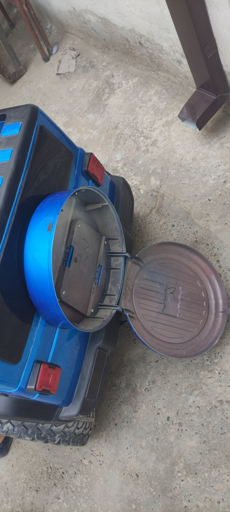 Jeep sotiladi tez va arzon