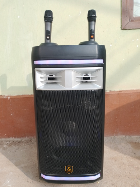 Sotiladi holati alo mikrofonlari ishlashi joyda