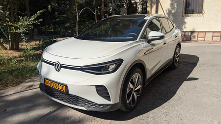 Volkswagen ID.4 Pure Plus 2022 -  европейская семья продает электро