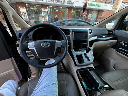 Toyota alphard hybrid