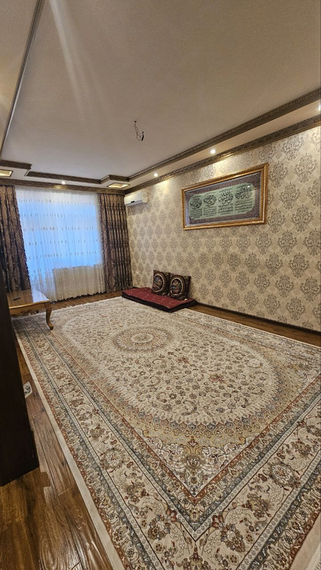 Golden House Bel tepa kvartira sotiladi