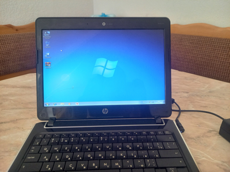 Netbook sotiladi narxini kelishamiz srochni pul kerak ofisniy komp