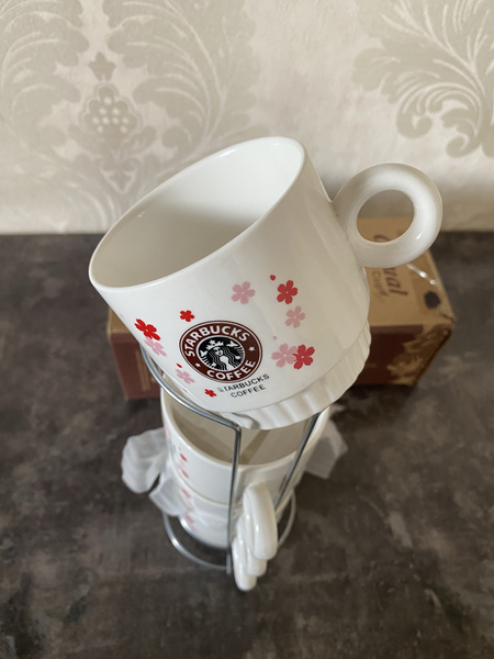 Милые семейные чашечки Starbucks