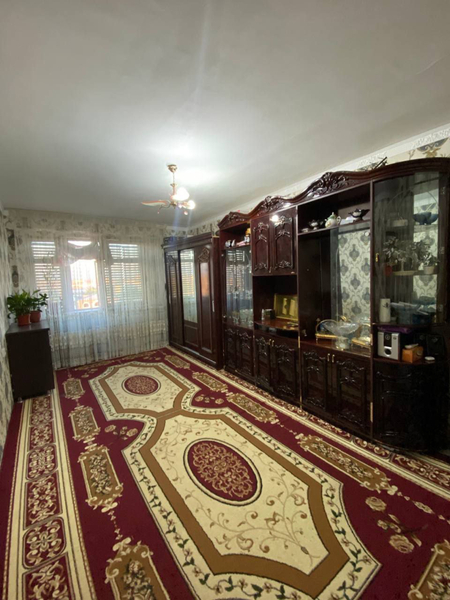 Срочно продам квартиру в Яшнабатский район метро рядом