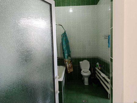Сдается в аренду частный дом. Имеется 2 постройки. Состояние хорошее.
