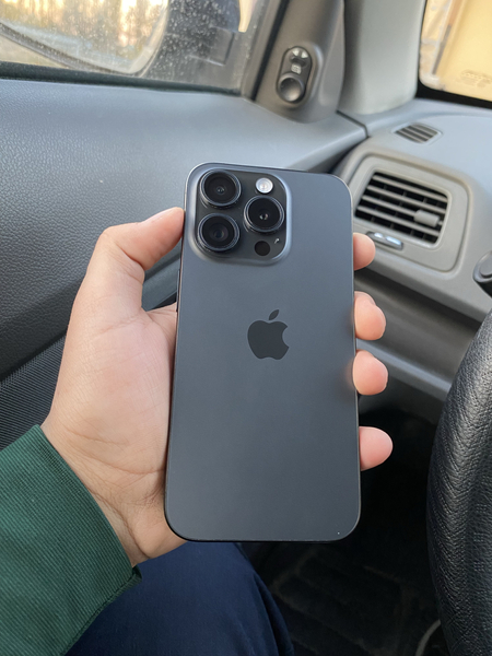 Iphone 15 proo satladi