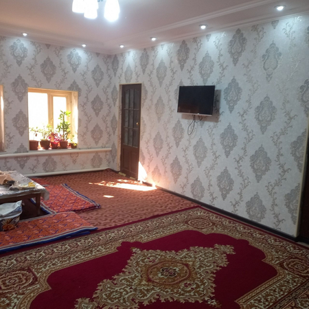 Zudlik bilan sotiladi narx kelishiladi