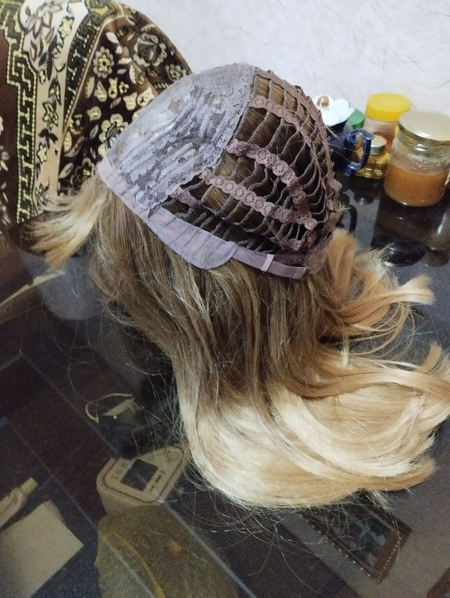 Парик из 