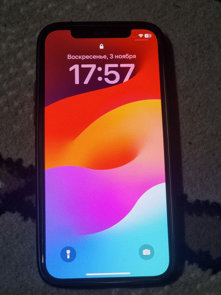 Iphone 12 sotiladi srochno 80%
