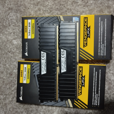Corsair Vengeance LPX DDR4 8+8 16GB