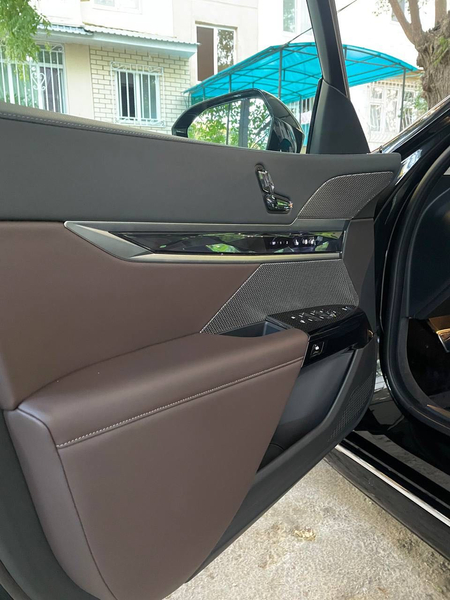 BMW I7 e-Drive 50L (салон 60L)