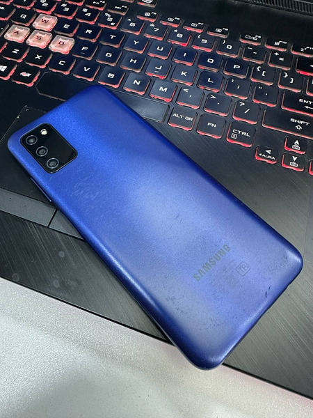 Samsung galaxy A 03 S     3/32  holati yaxshi