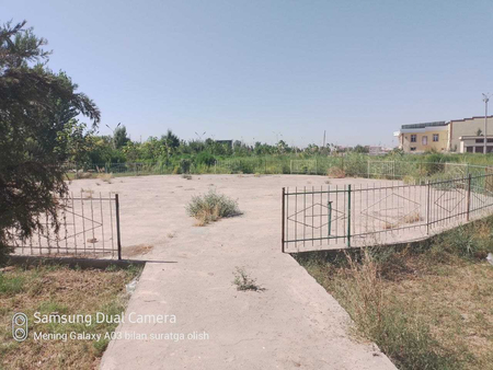 Tadbirkorlik qilish atraksion urnatish va restaran uchun joy sotiladi