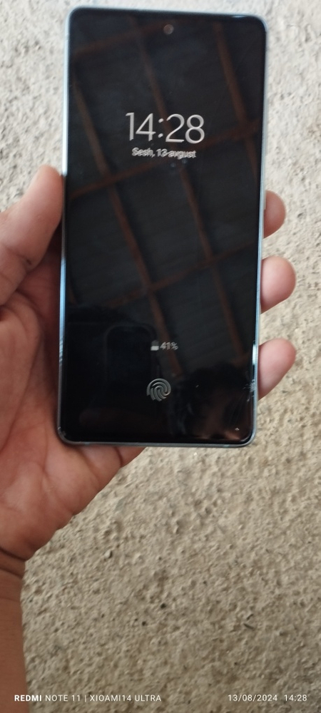 Samsung.  s20 fe