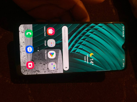 Samsung a32 holadi idael abi orqa kirishkasi ozgina singan