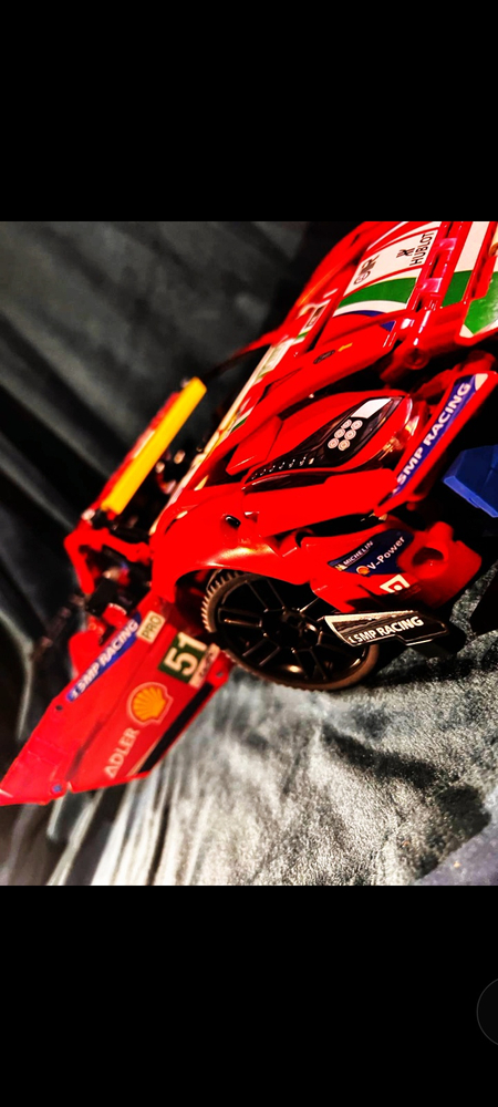Конструктор - LEGO TECHNIC Ferrari 488 GTE.