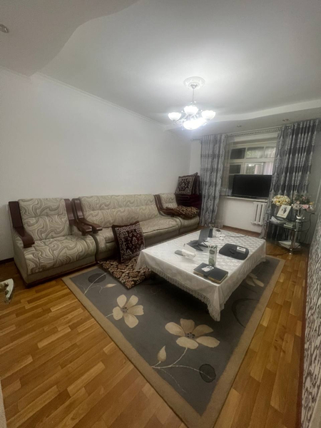 Продается квартира Юнусабад 18, 2/2/4 , 77 серия