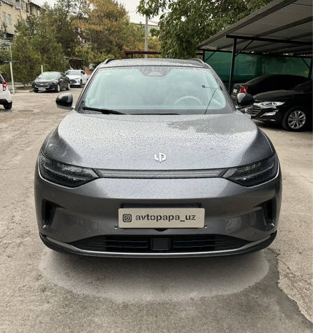 Leapmotor c11 Premium 510км. Белый салон. Почти новая.
