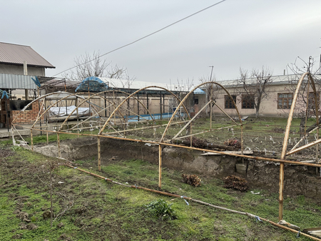 Срочно парник сотилади ярим сотик темирлари мустакам