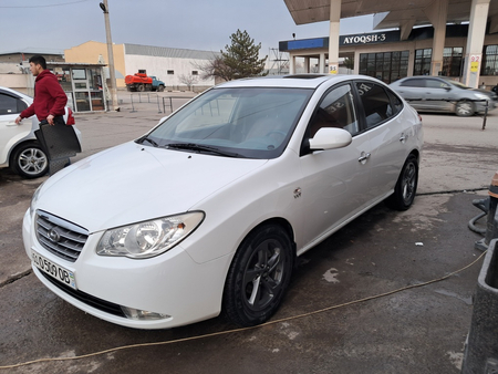 Hyundai. Avante av 2009