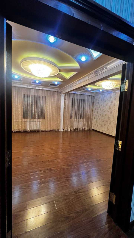 Гулзор  .4/4/5.    Евро ремонт!  92 м²  ( GULZOR MAHALLA )
