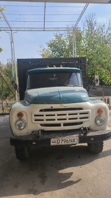 Zil 1984yil. 10.200$ naqka realni oledigonlar tel qilsn