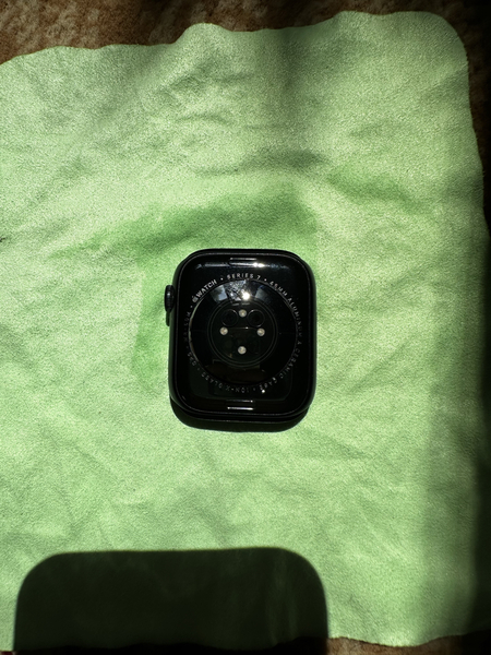 Продаю Apple watch series 7, 45mm