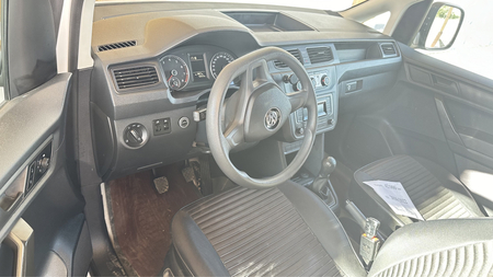 Volkswagen caddy srochna sotiladi