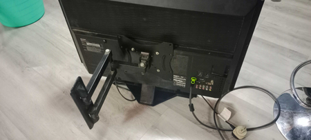 Телевизор sharp LC-32LE155D2