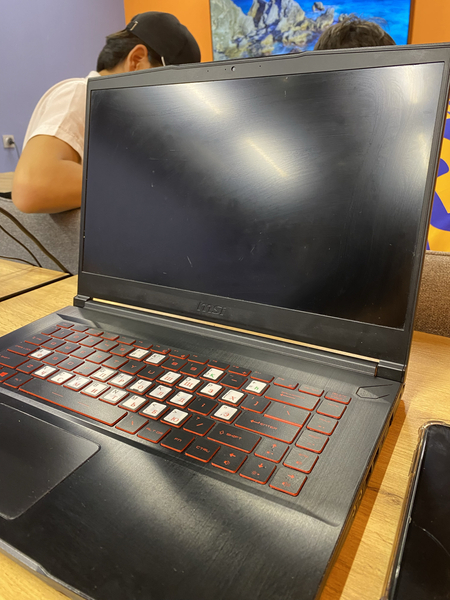 MSI noutbook sotiladi