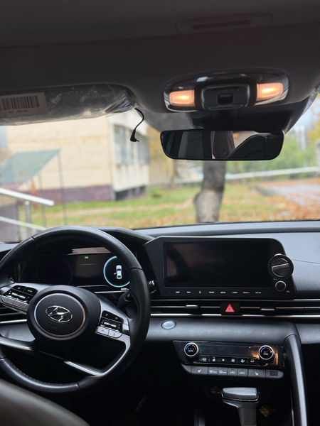Hyundai Elantra Full