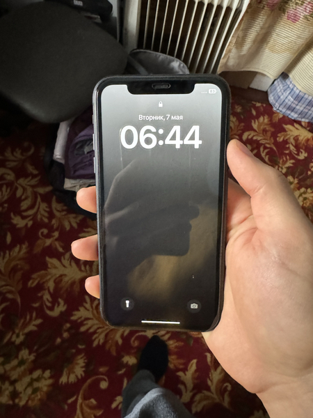 Продам 11 айфон
