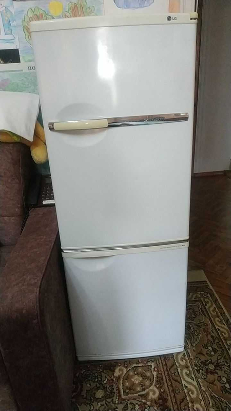 продается холодильник в хорошем состоянии LG корея