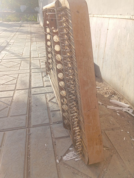 Musiqa asbobi chang sotiladi