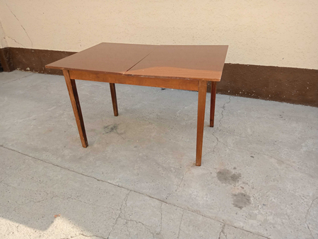 Stol, Hontaxta sotiladi