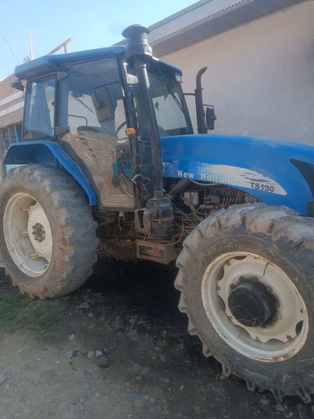 New Holland traktir I srochni sotiladi