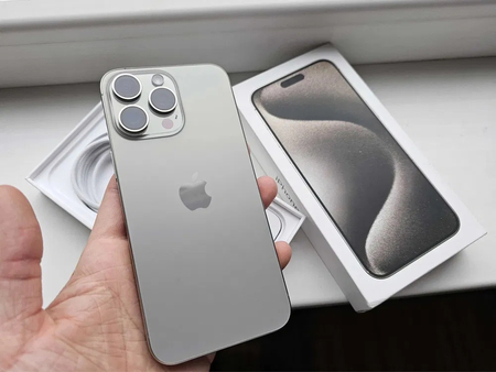 Iphone 15 pro Titanium