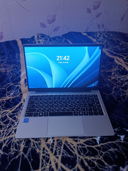 NOTEBOOK сотилади холлатти ЯНГИ Расияядан кеган 4 мартта ишланган холл
