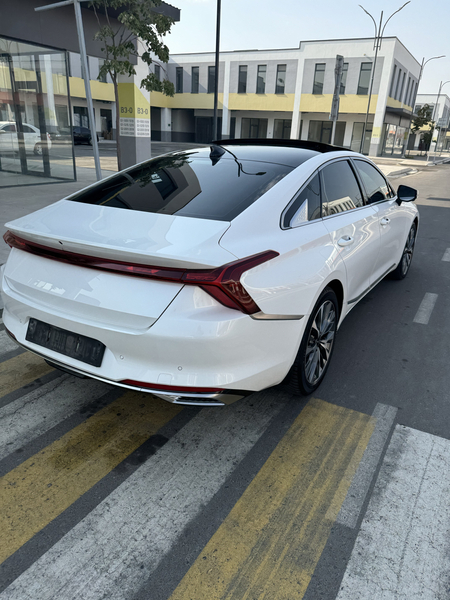 KIA K8  23000 km kraska toza xolati zor