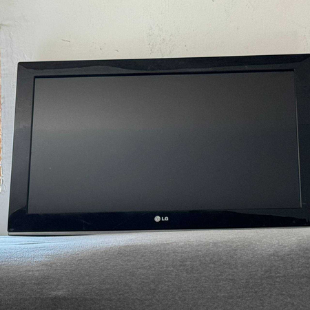 Телевизор LG продаётся (Корея)
